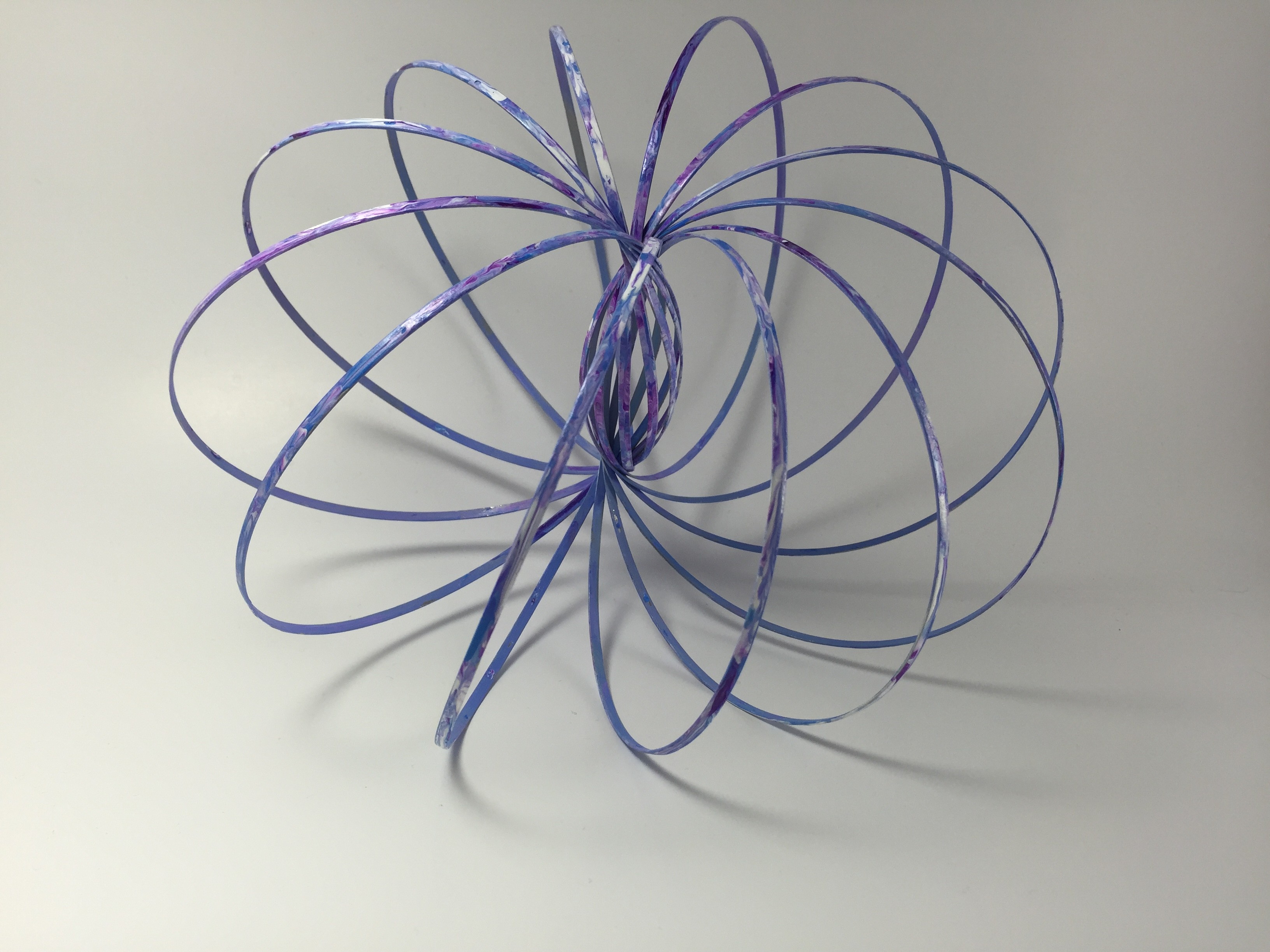 Purple Color Metal Spiral Toy , Kinetic Arm Springy Quickly Delivery